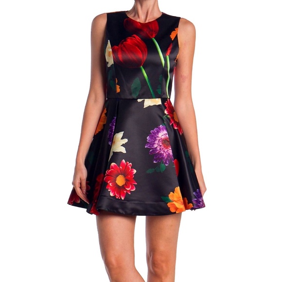Alice + Olivia | Dresses | Alice Olivia Stasia Deep Pleat Party Dress ...